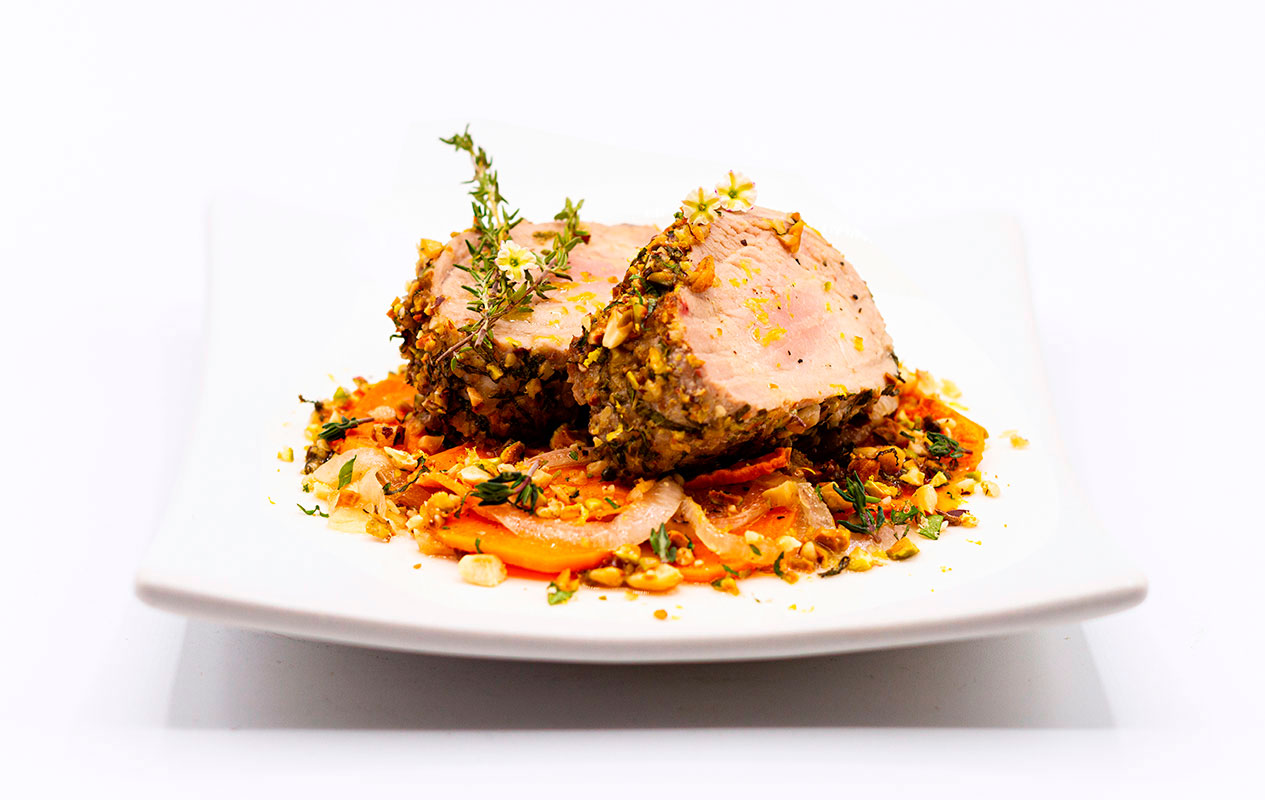 Receta | Filete de cerdo con costra de pistacho y avellanas